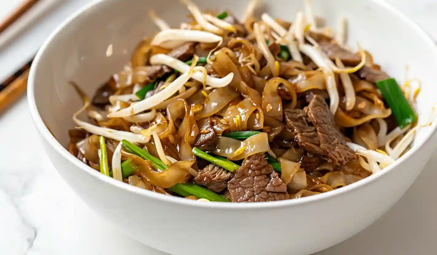 Beef Chow Fun Recipe – Quick, Bold Stir Fry in 20 Min
